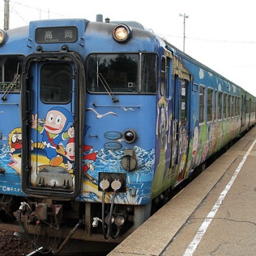 Pegunungan Tateyama dari Pantai Amaharashi - Info Wisata di Jepang